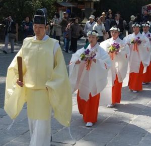 What Can You Expect at a Japanese Funeral? - Japanese Funeral Etiquette ...